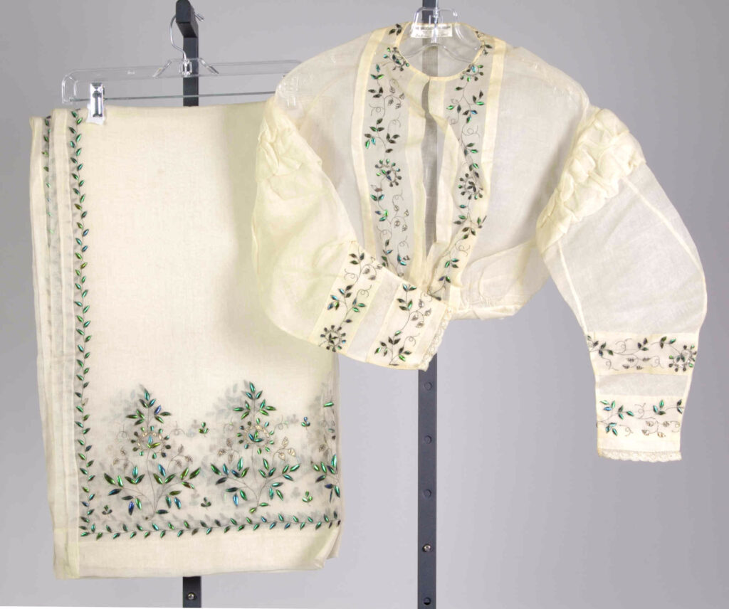 Beetle Wing Embroidery – Romantic Recollections